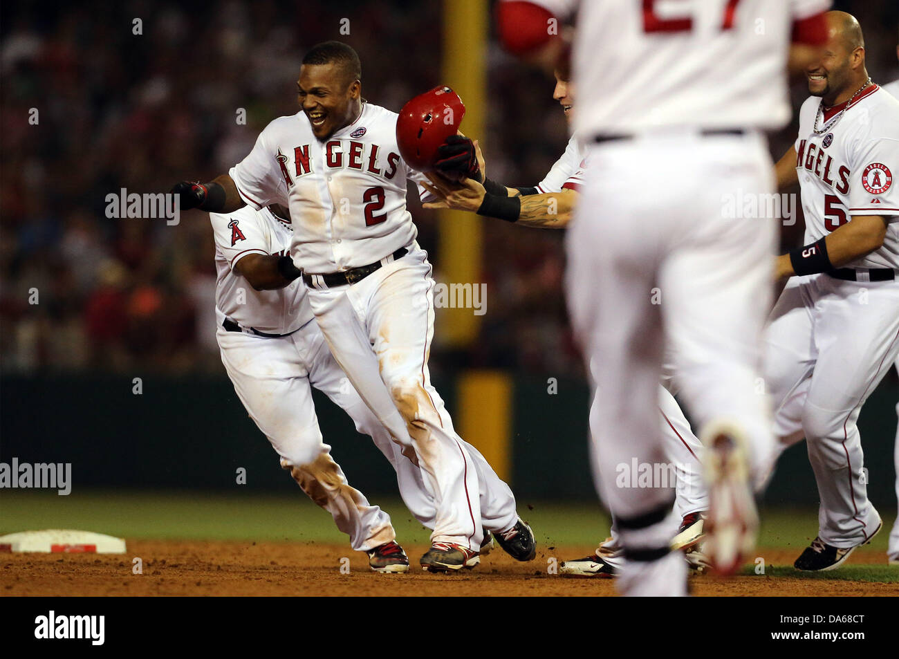 Major league baseball celebrating hi-res stock photography and images ...