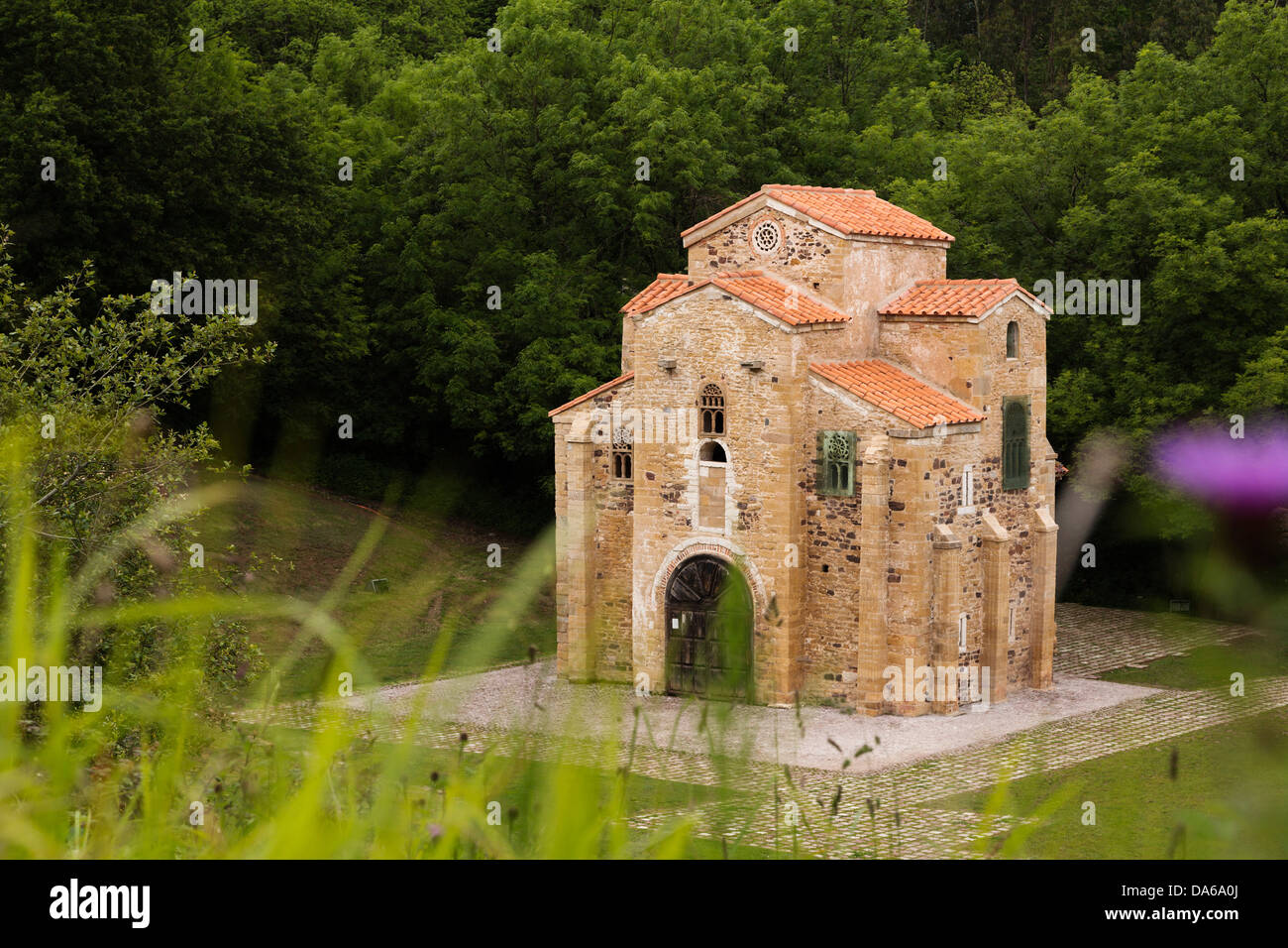 Pre romanesque monuments hi-res stock photography and images - Alamy