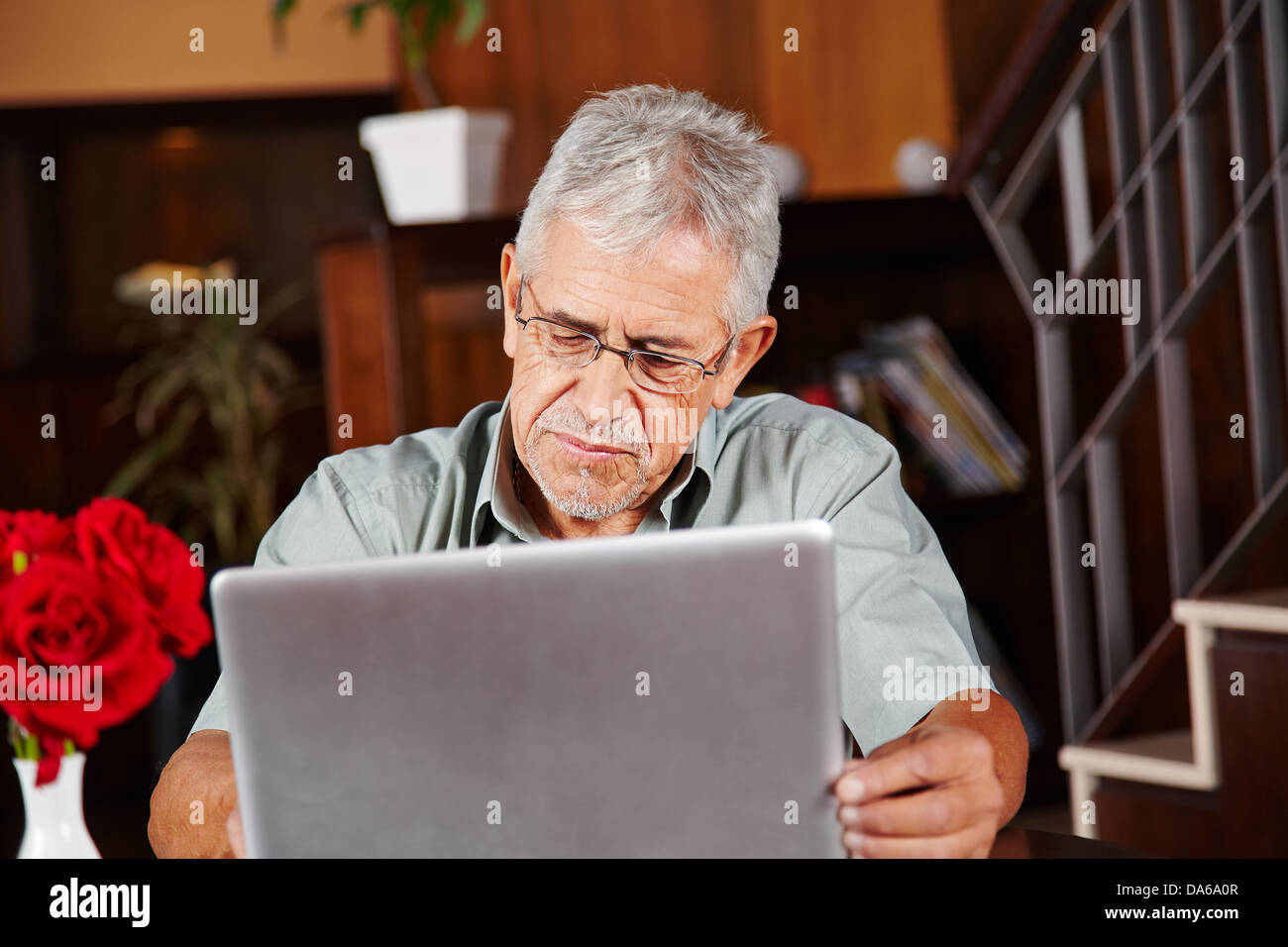 Old man computer screen hi-res stock photography and images - Alamy