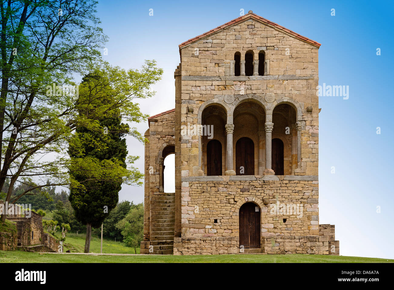 Pre romanesque monuments hi-res stock photography and images - Alamy