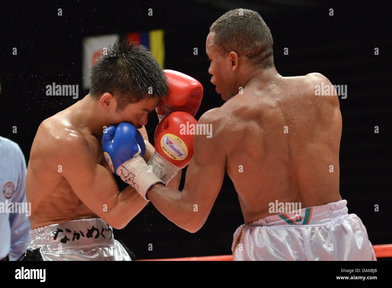 (L-R) Kohei Kono (JPN), Liborio Solis (VEN), MAY 6, 2013 - Boxing : Liborio Solis of Venezuela ...
