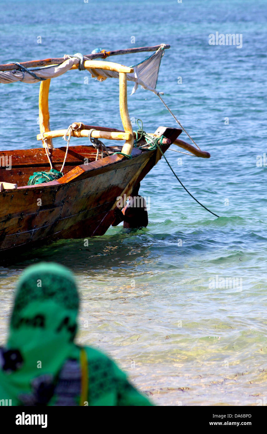 Zanzibar dhow boat hi-res stock photography and images - Alamy
