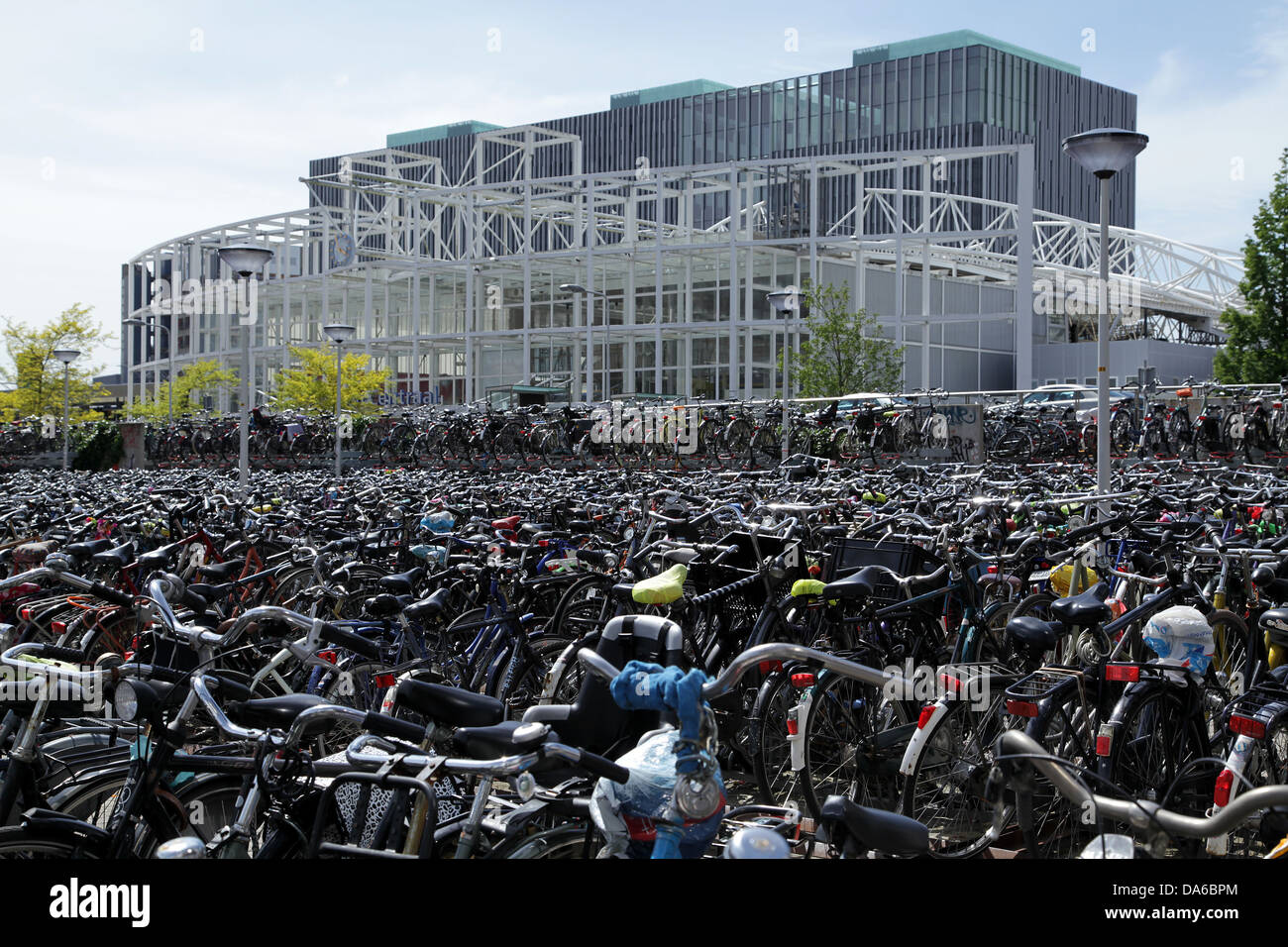 Lot of bicycles hi-res stock photography and images - Alamy