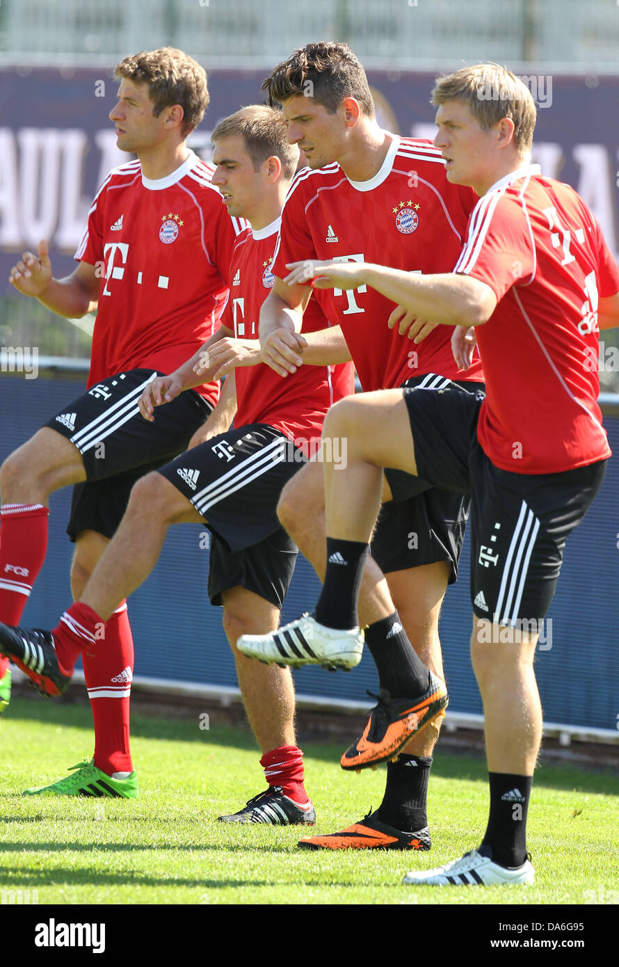 Toni kroos thomas muller hi-res stock photography and images - Alamy