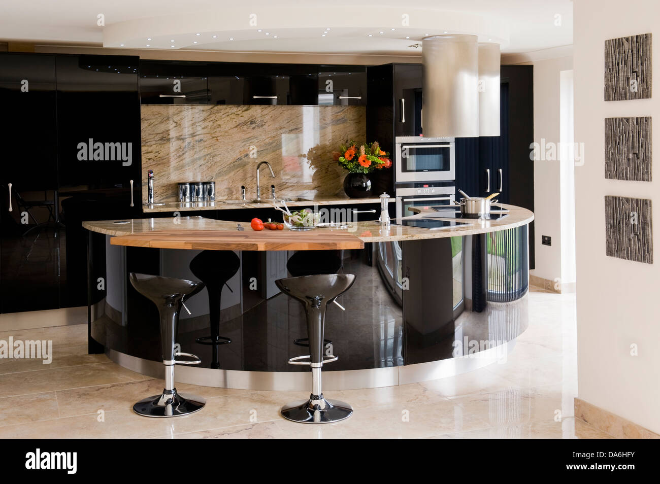 Granite breakfast bar in kitchen hi-res stock photography and images ...