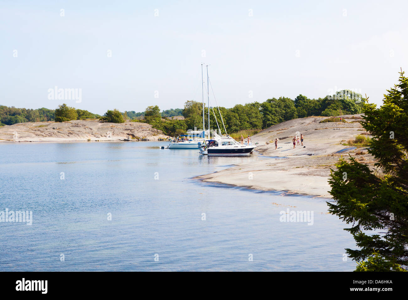 Distant boats hi-res stock photography and images - Alamy