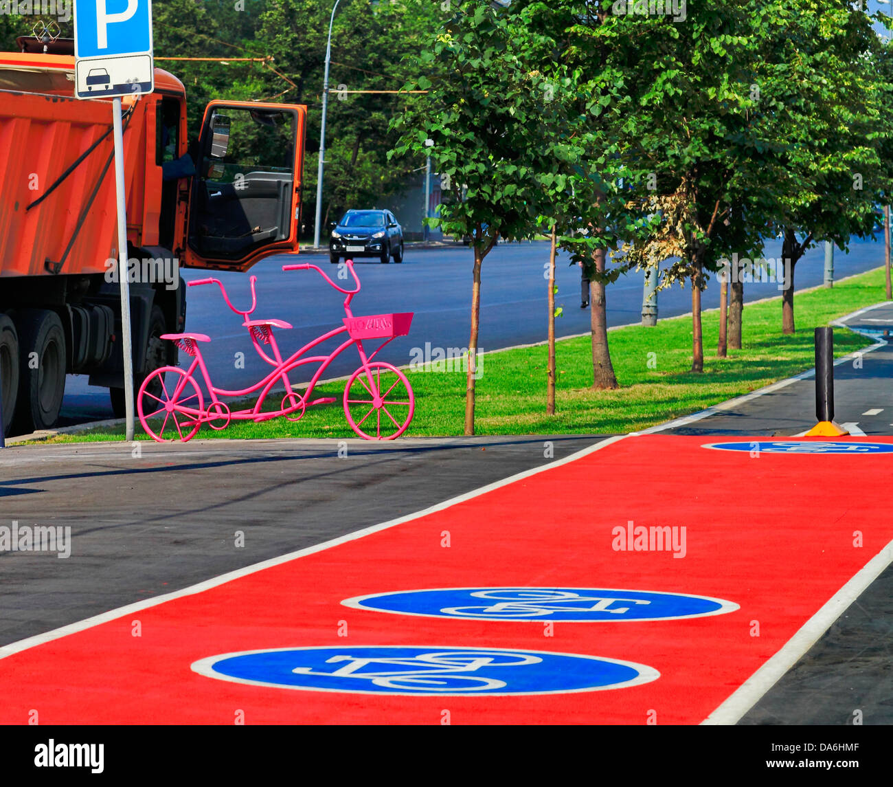 Non vehicle street hi-res stock photography and images - Alamy