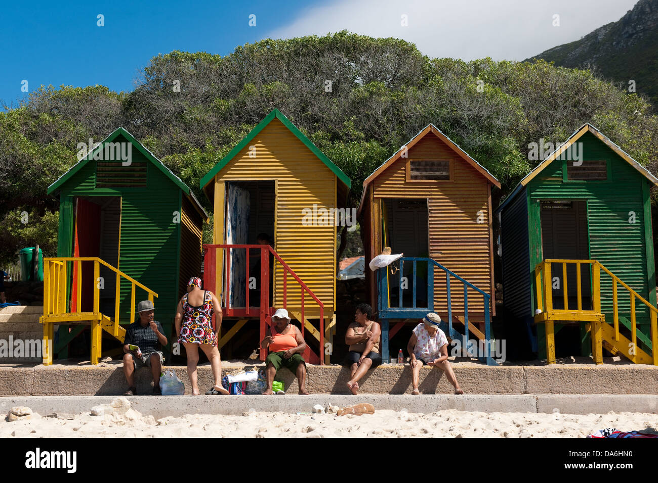 Colorful victorian beach huts muizenberg hi-res stock photography and ...