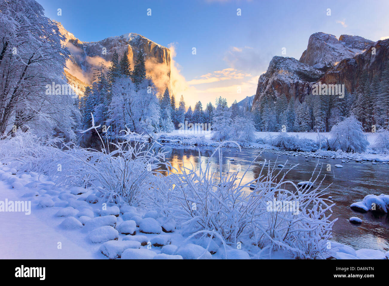 Yosemite valley snow hi-res stock photography and images - Alamy