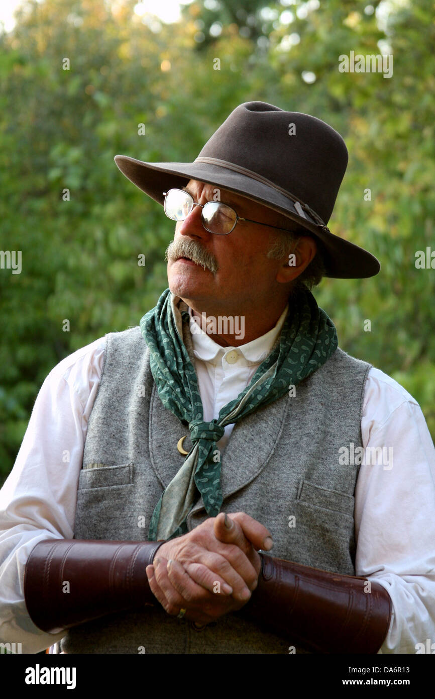 Old western cowboy hi-res stock photography and images - Alamy