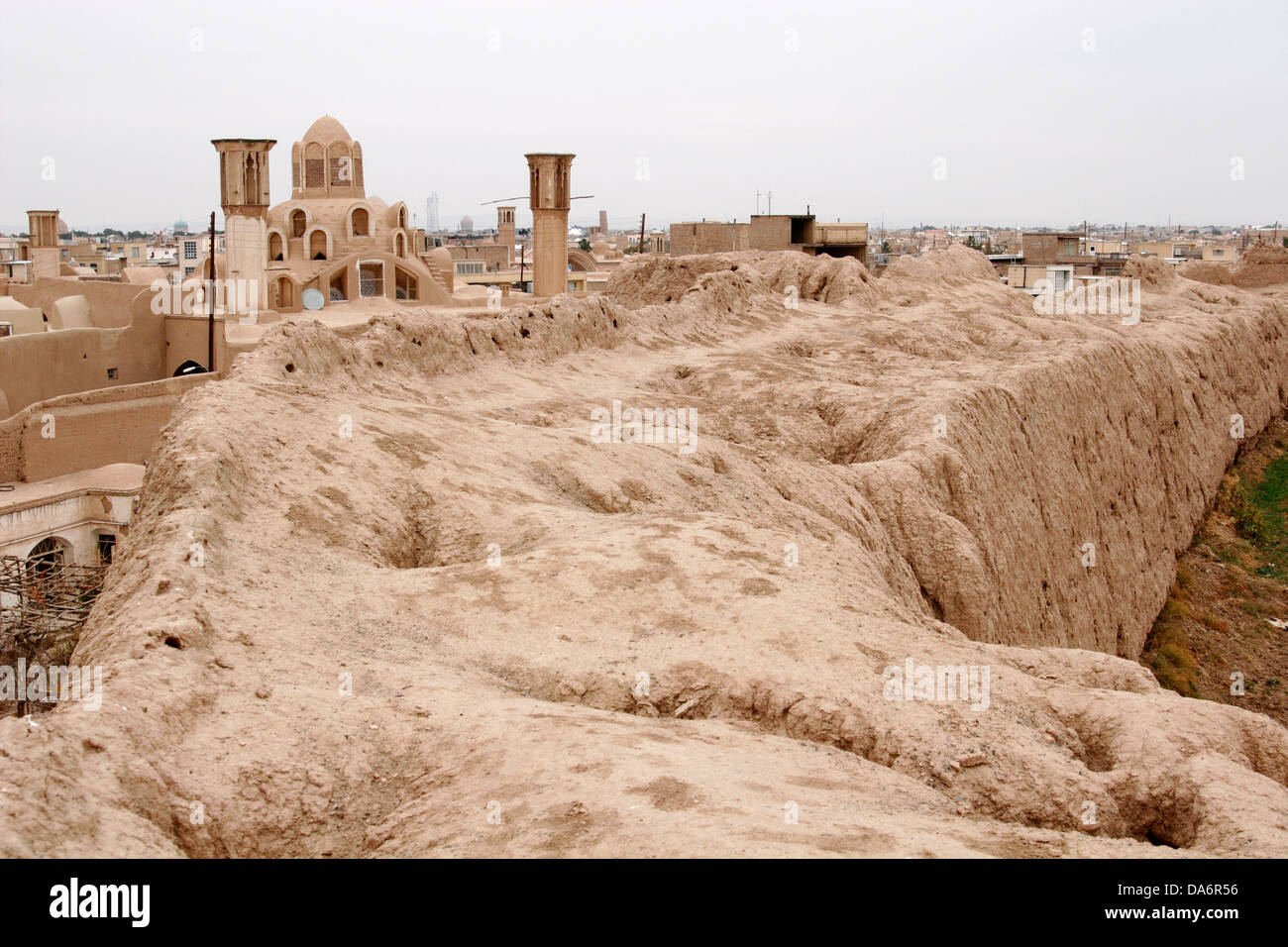 Old city walls in Kashan, Central Iran Stock Photo - Alamy