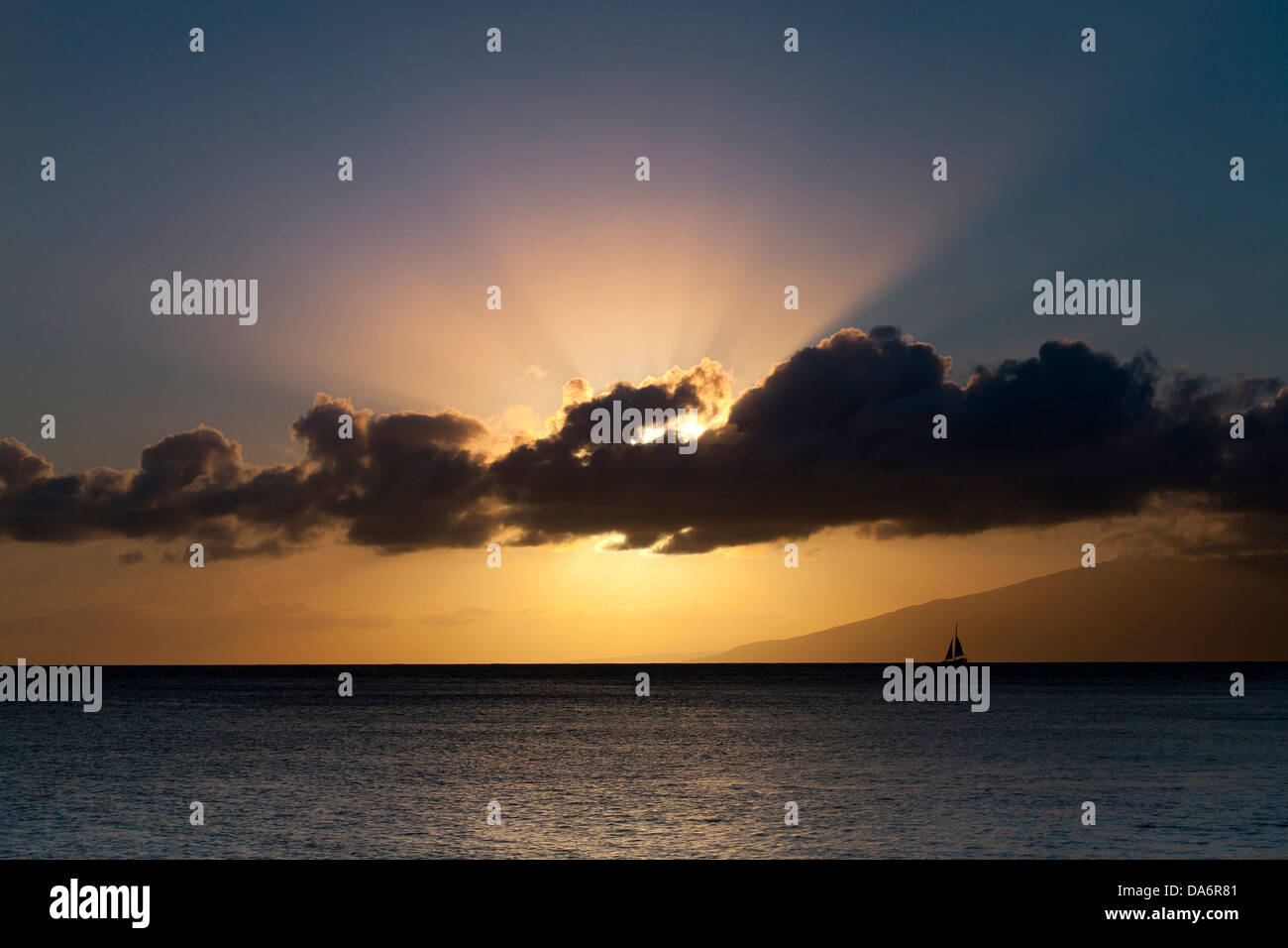 Hawaii sunset hi-res stock photography and images - Alamy
