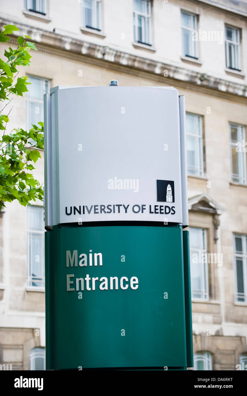 Entrance sign campus logo hi-res stock photography and images - Alamy