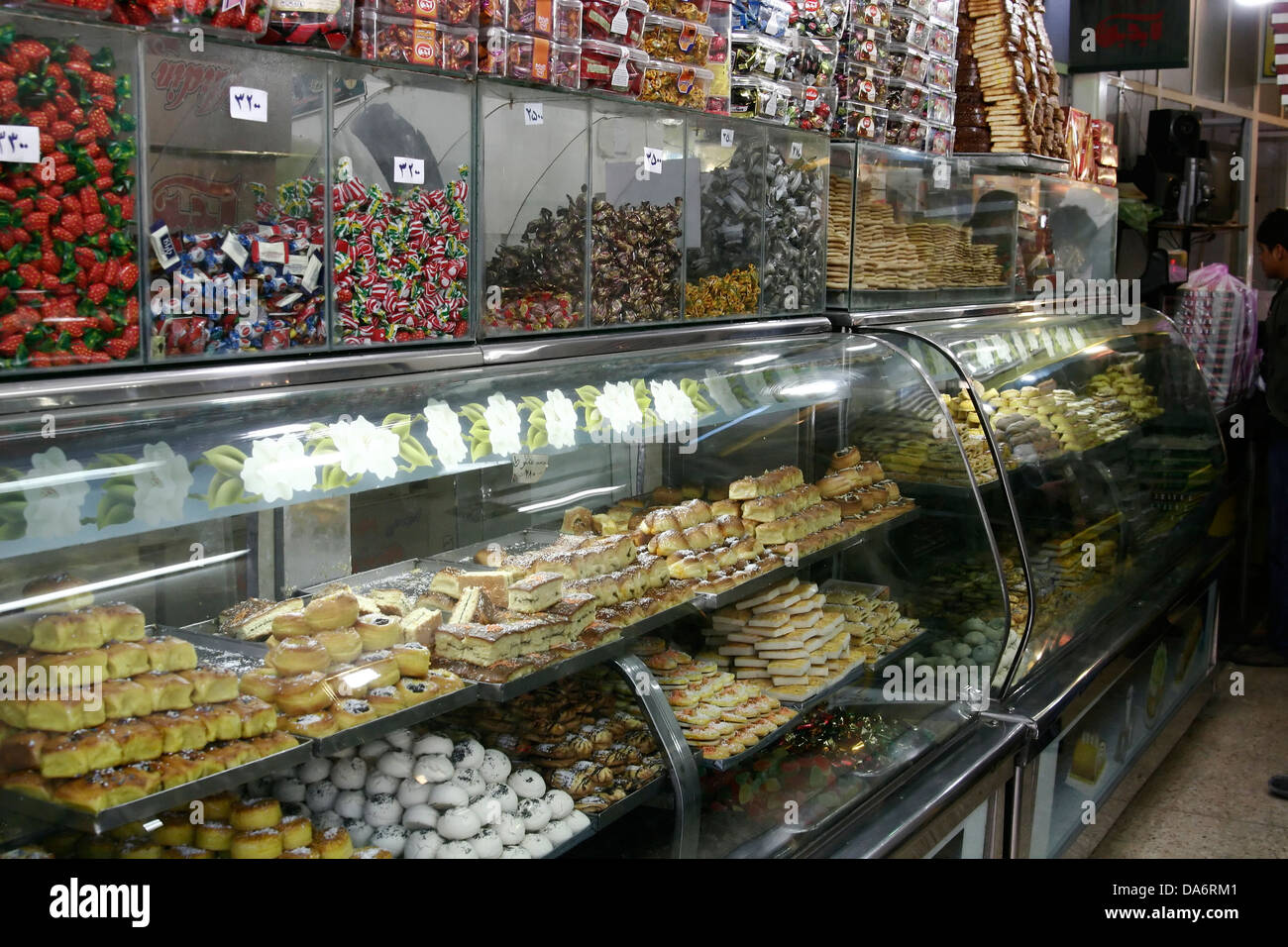 Iranian sweets hi-res stock photography and images - Alamy