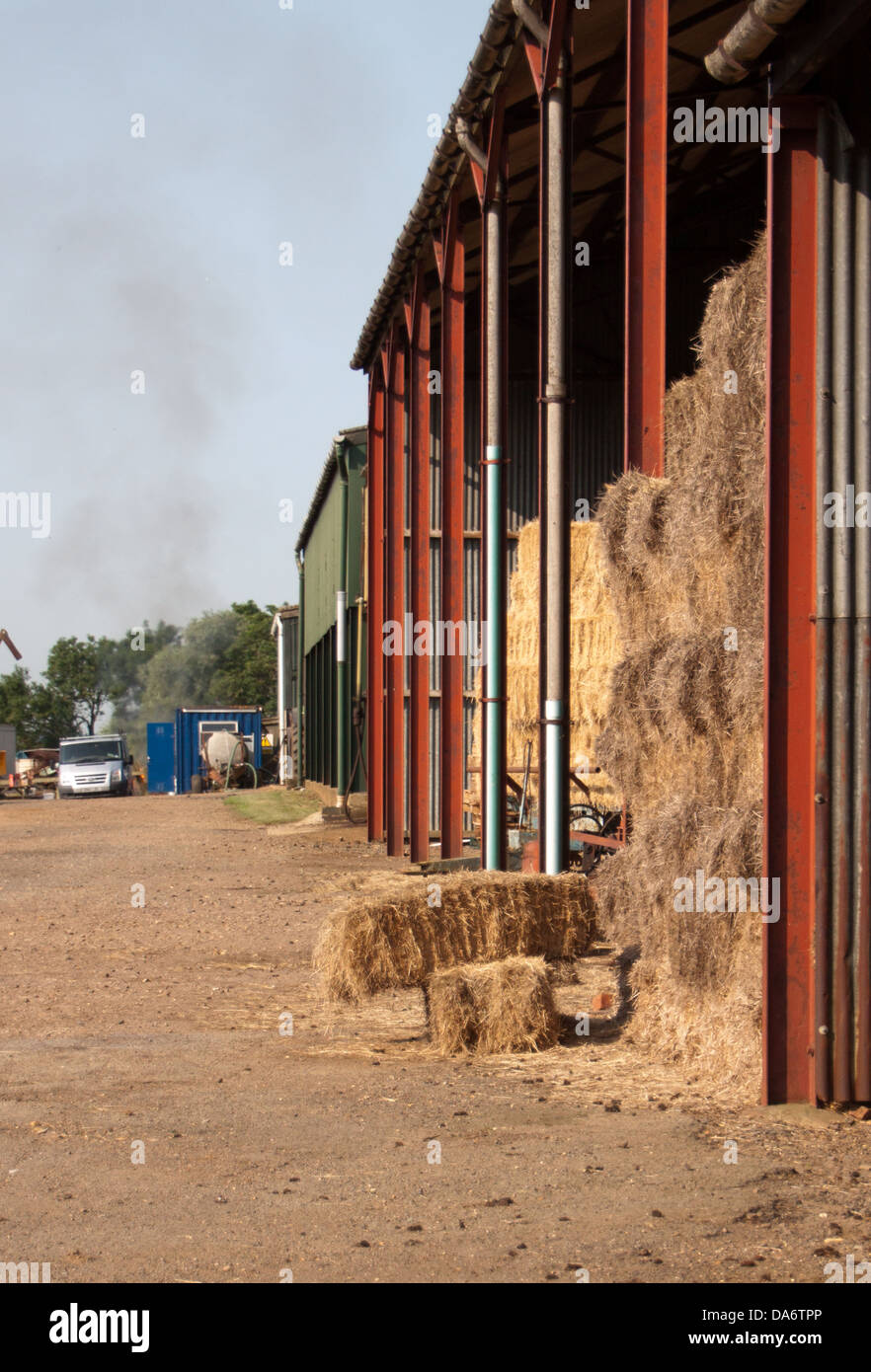 Hay and straw hi-res stock photography and images - Alamy