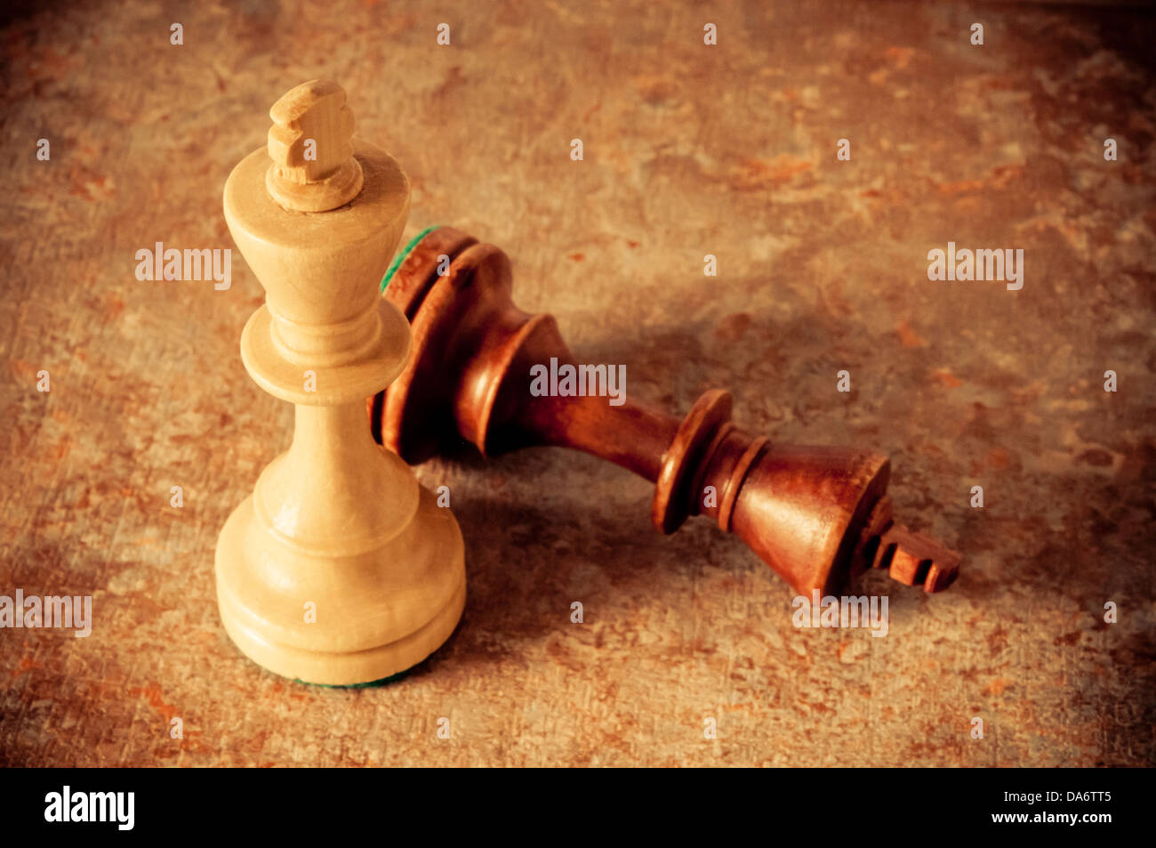 Checkmate chess game hi-res stock photography and images - Alamy