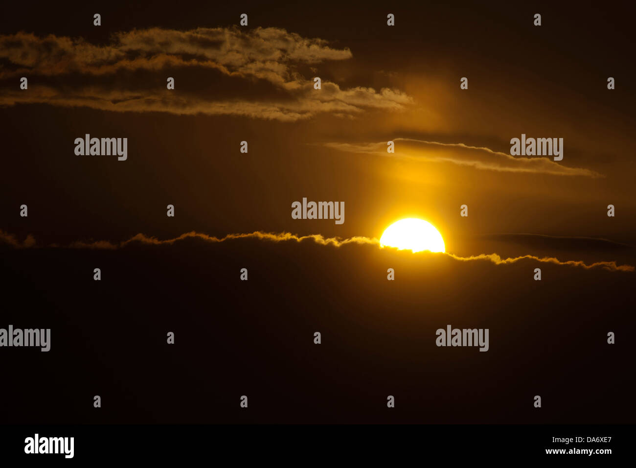 Dark and moody sunset hi-res stock photography and images - Alamy