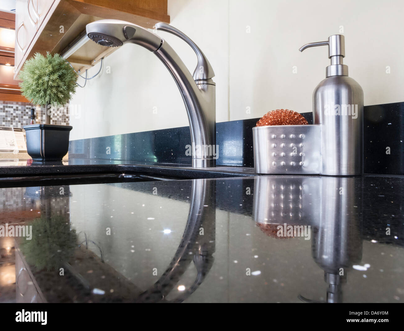 Kitchen counter detail hi-res stock photography and images - Alamy