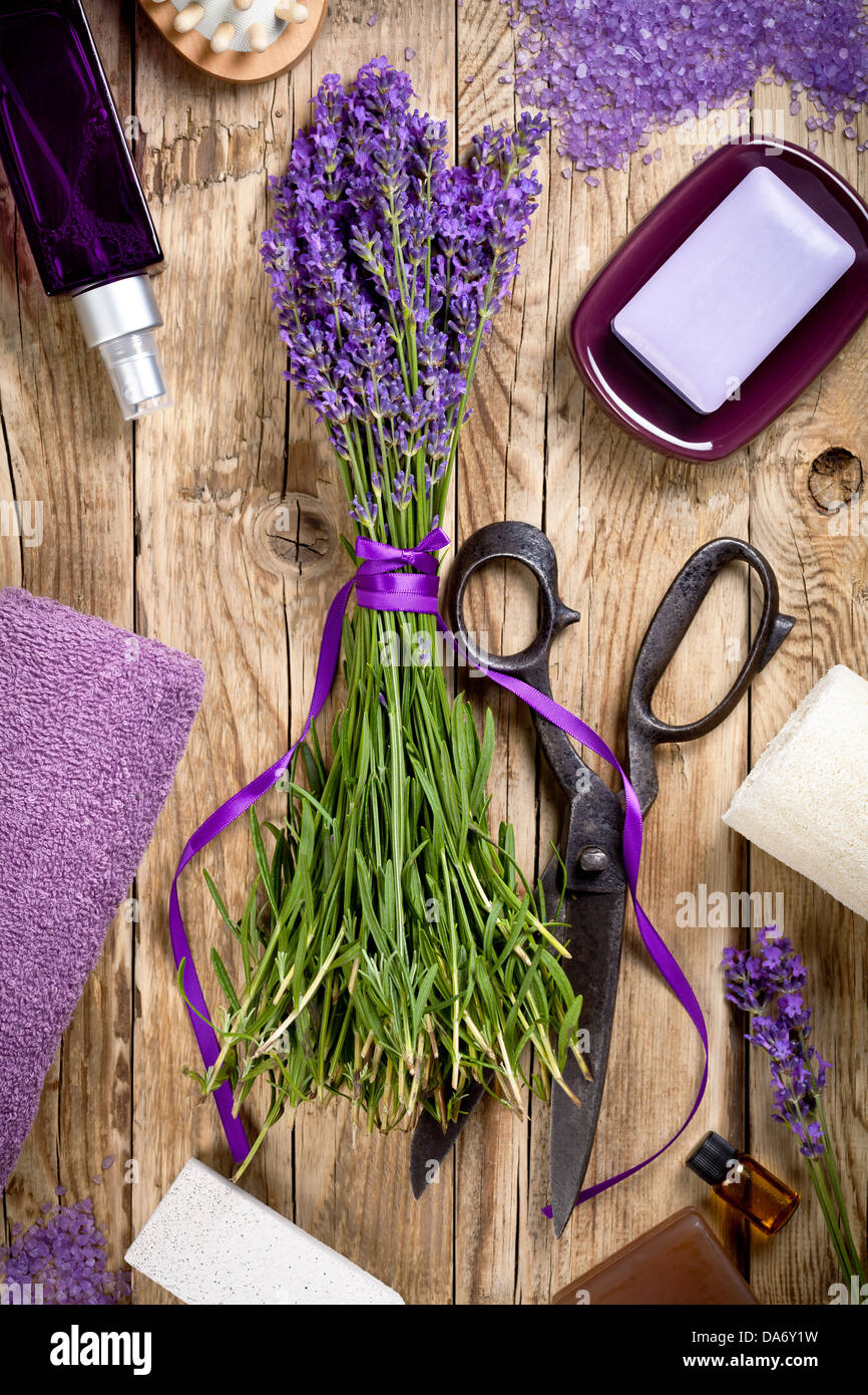 Spa bath flowers hi-res stock photography and images - Alamy