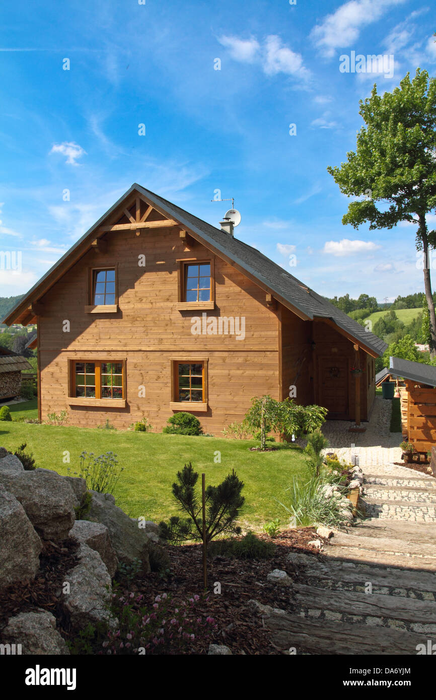 Shingle garden hi-res stock photography and images - Alamy