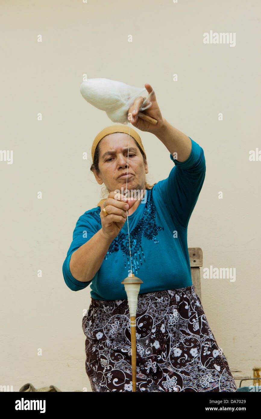 Türkei, Provinz Hatay, Antakya, Seidenweberei Yilmaz Ipekcilik Stock ...