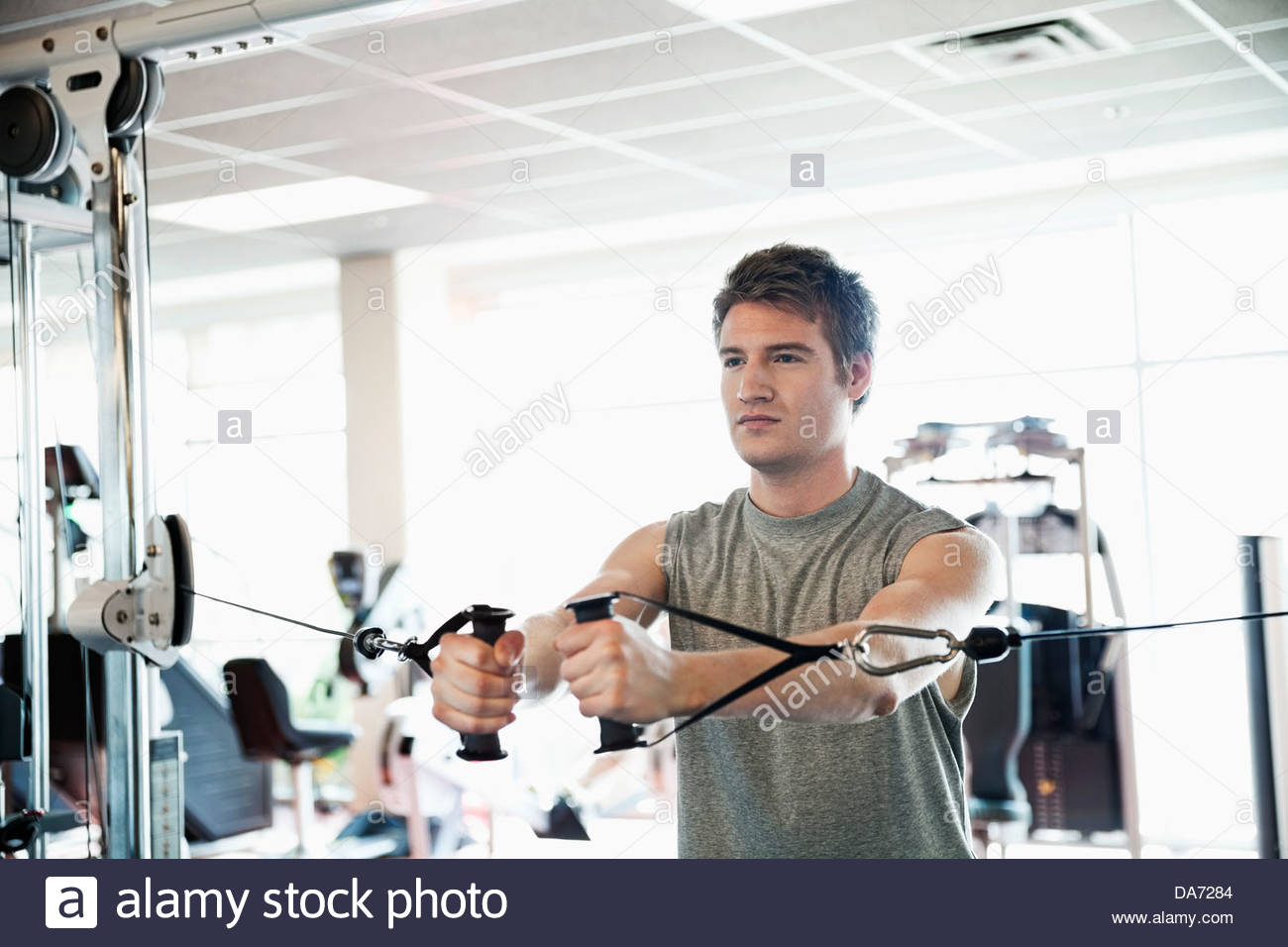 Weights pulley hi-res stock photography and images - Alamy