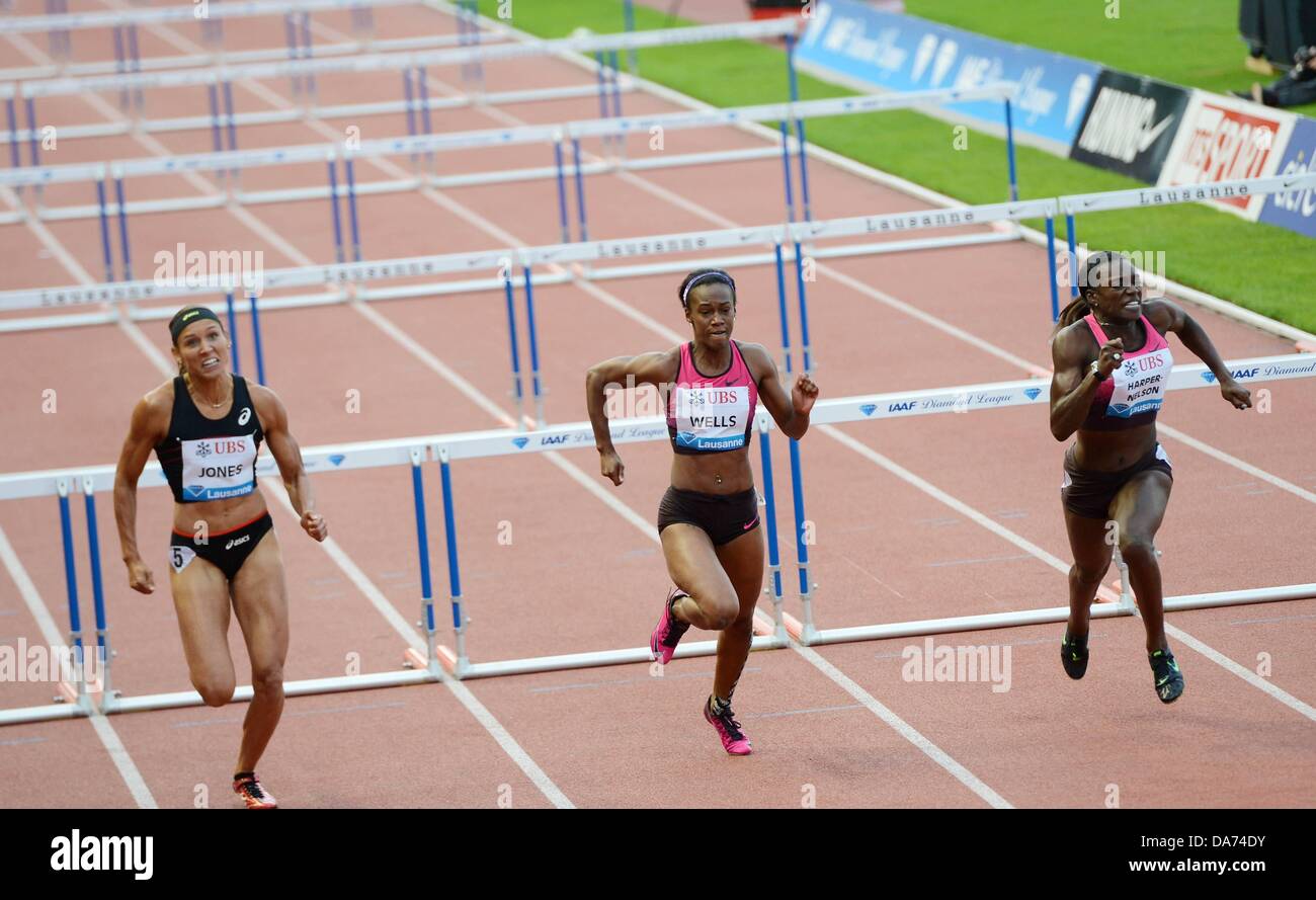 Women's track and field hurdles hi-res stock photography and images - Alamy