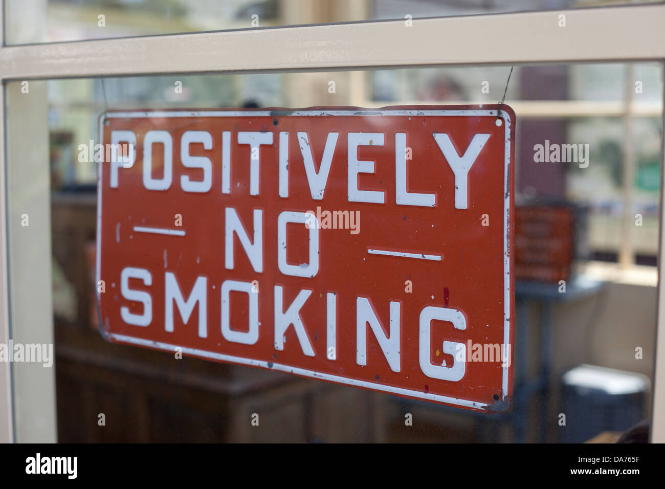 Positively no smoking sign Stock Photo - Alamy