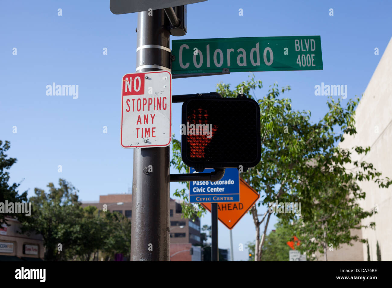 Colorado Blvd sign and road crossing Stock Photo - Alamy