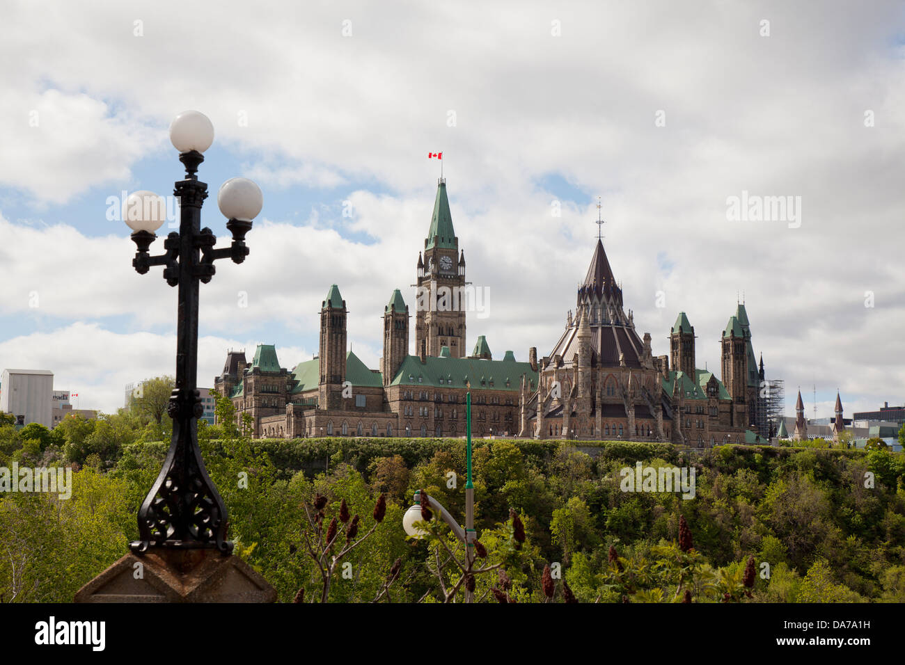 Canada maple leaf buildings hi-res stock photography and images - Alamy