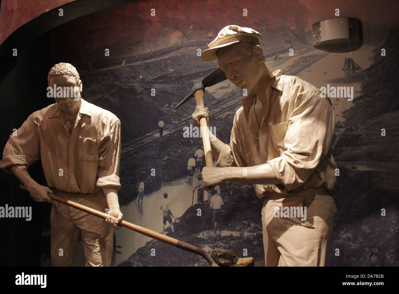 Human figures depicting the workers of the construction of the Panama ...