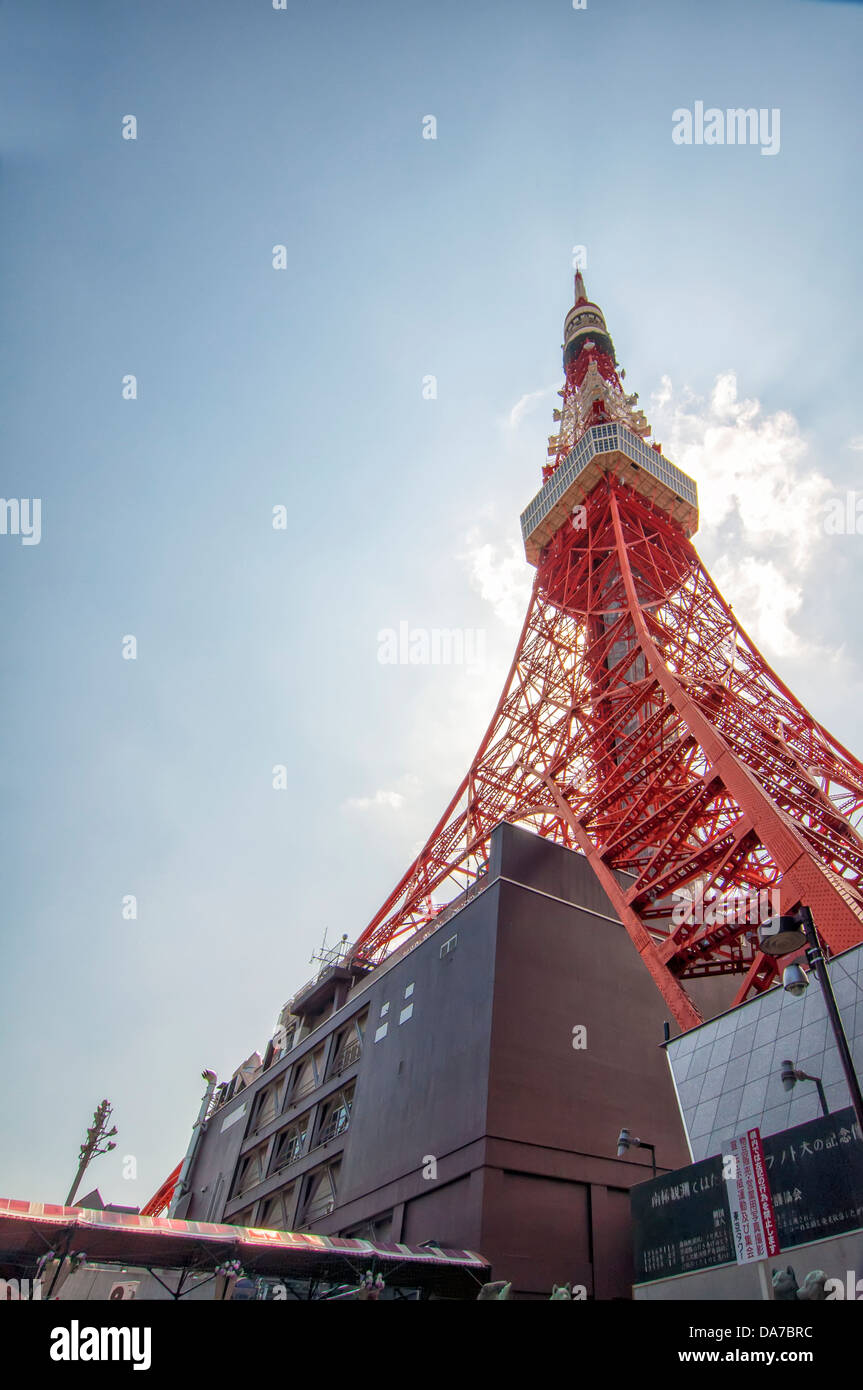 Red tokyo hi-res stock photography and images - Alamy