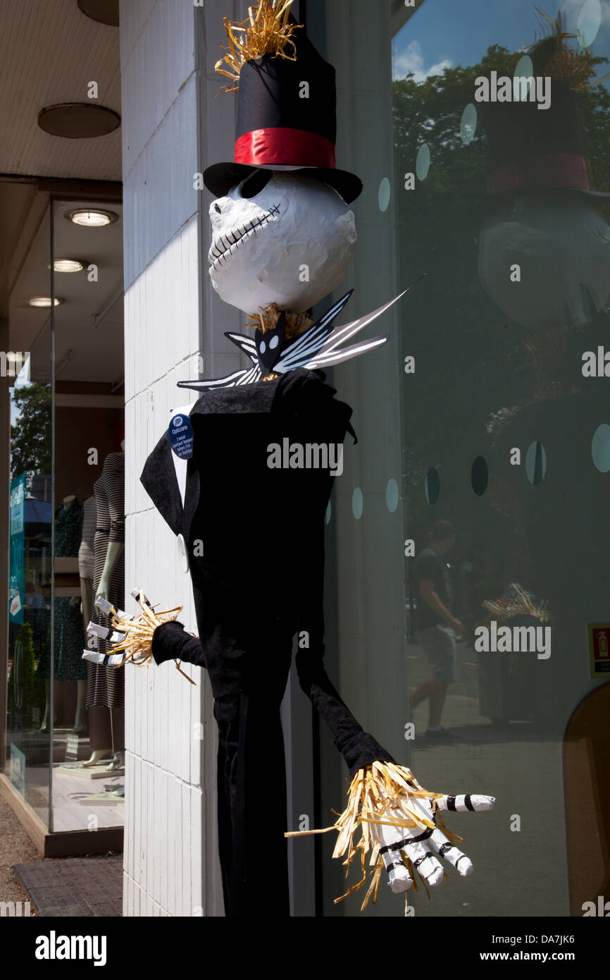 The Toff, smart Scarecrow at Wilmslow, UK The Wilmslow Scarecrow ...