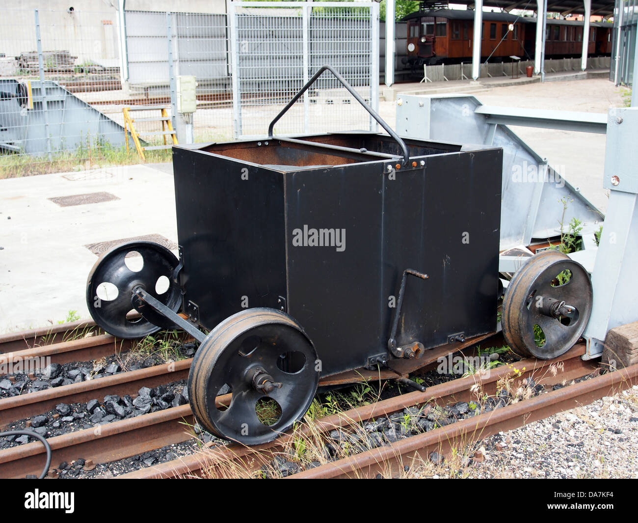 Car features line design hi-res stock photography and images - Alamy