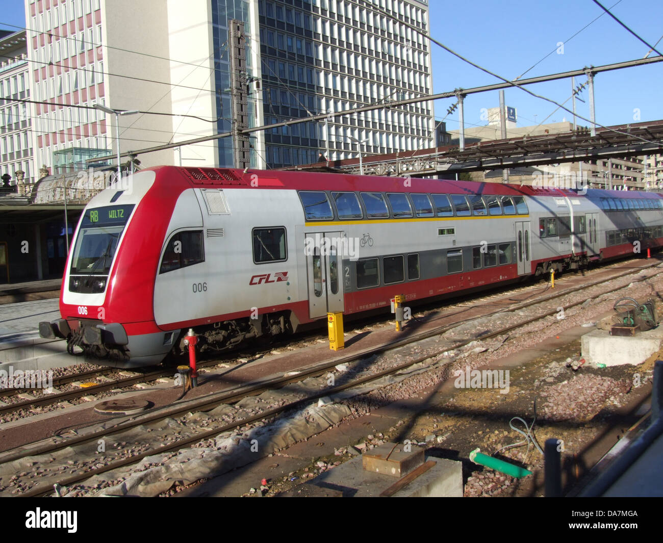 The CFL Class 2200, identified as CFL 006, is a modern electric ...