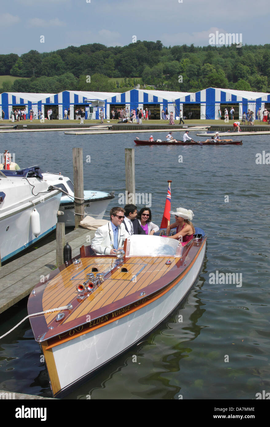 Henley on thames regatta hi-res stock photography and images - Alamy