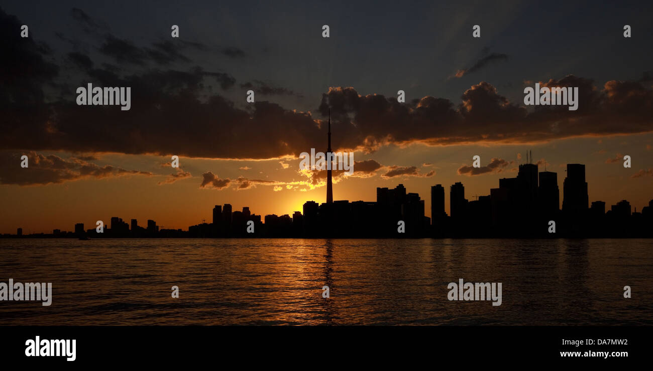 View of downtown toronto from centre island hi-res stock photography ...