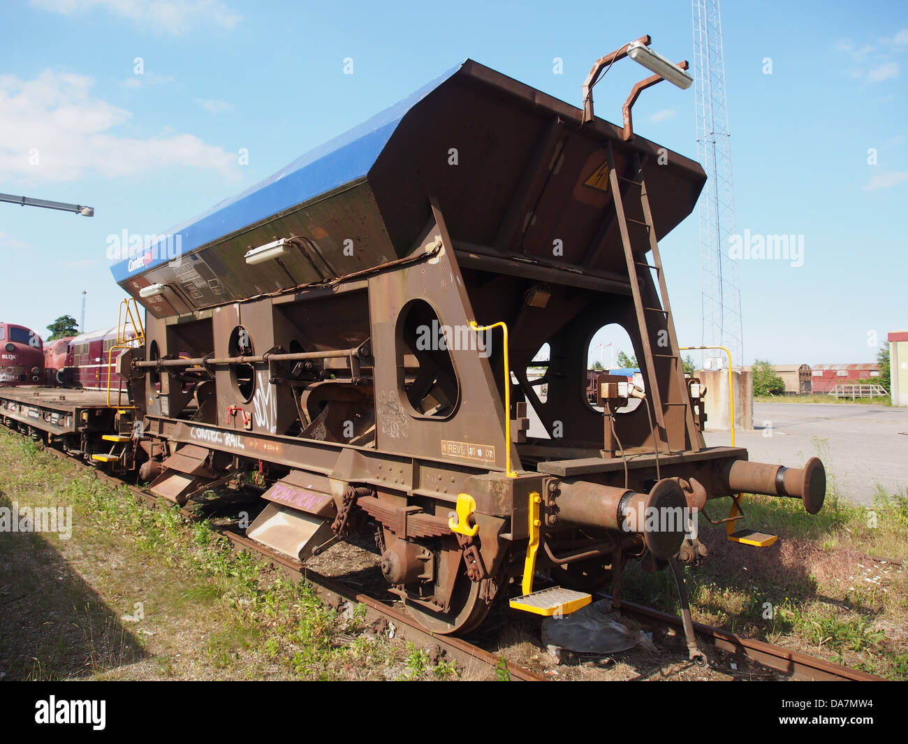 ContecRail 40 9460 687 is a railway vehicle identified for its role in ...