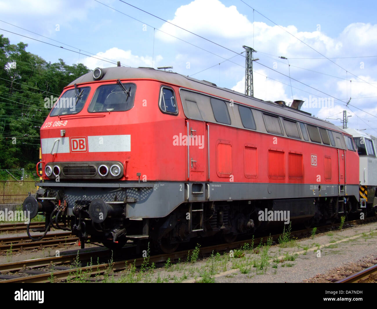 This image shows the DB 225 086-8, a German locomotive in the 225 ...