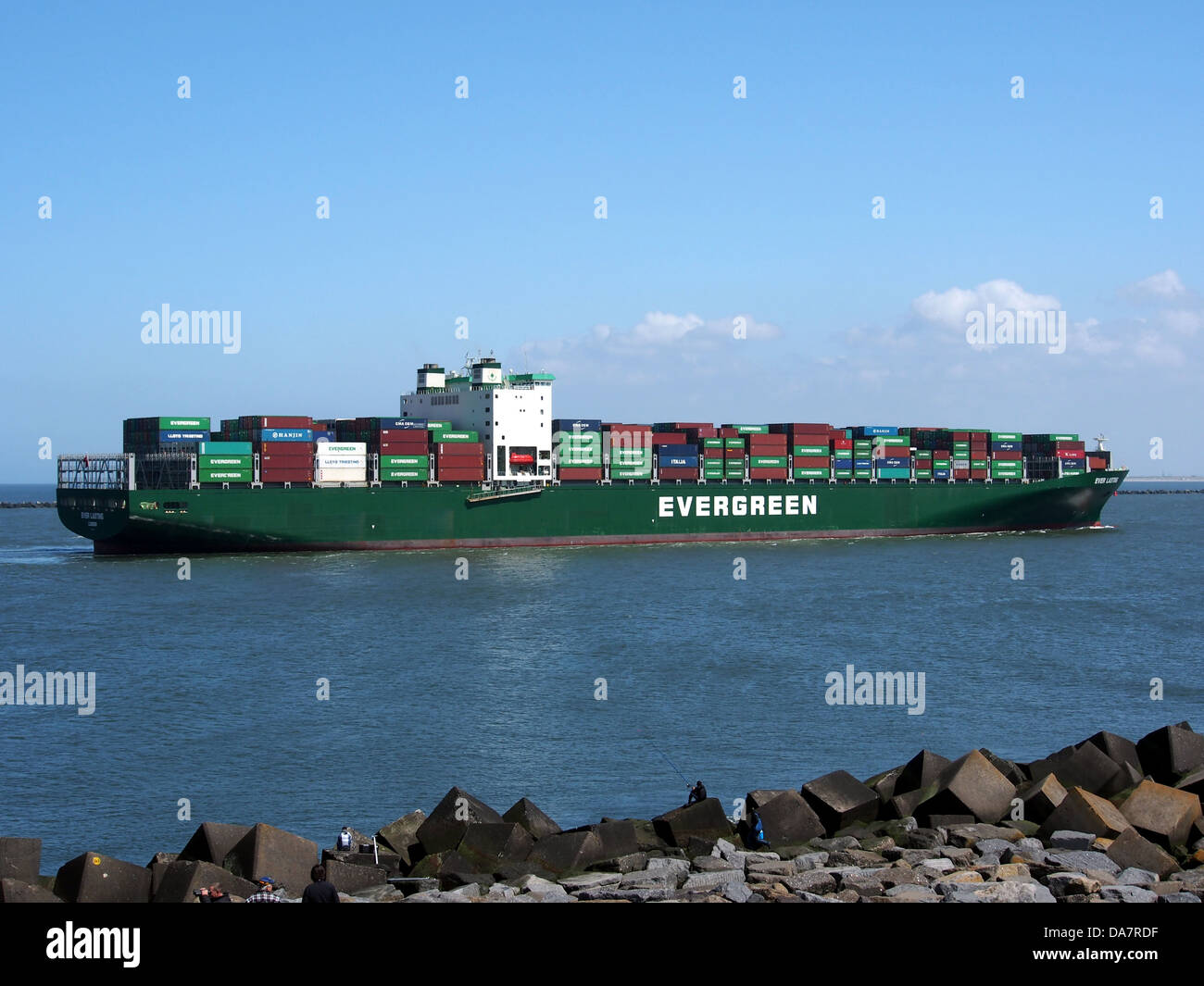 The vessel Ever Lasting, identified by IMO number 9595450, is a modern ...