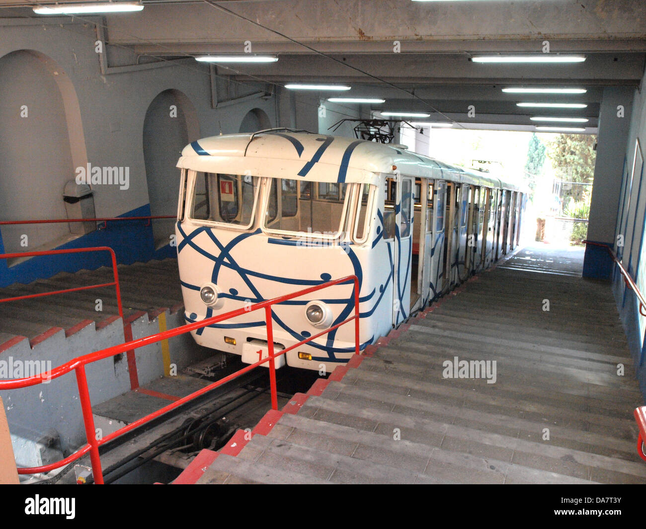 Operating funicular system hi-res stock photography and images - Alamy