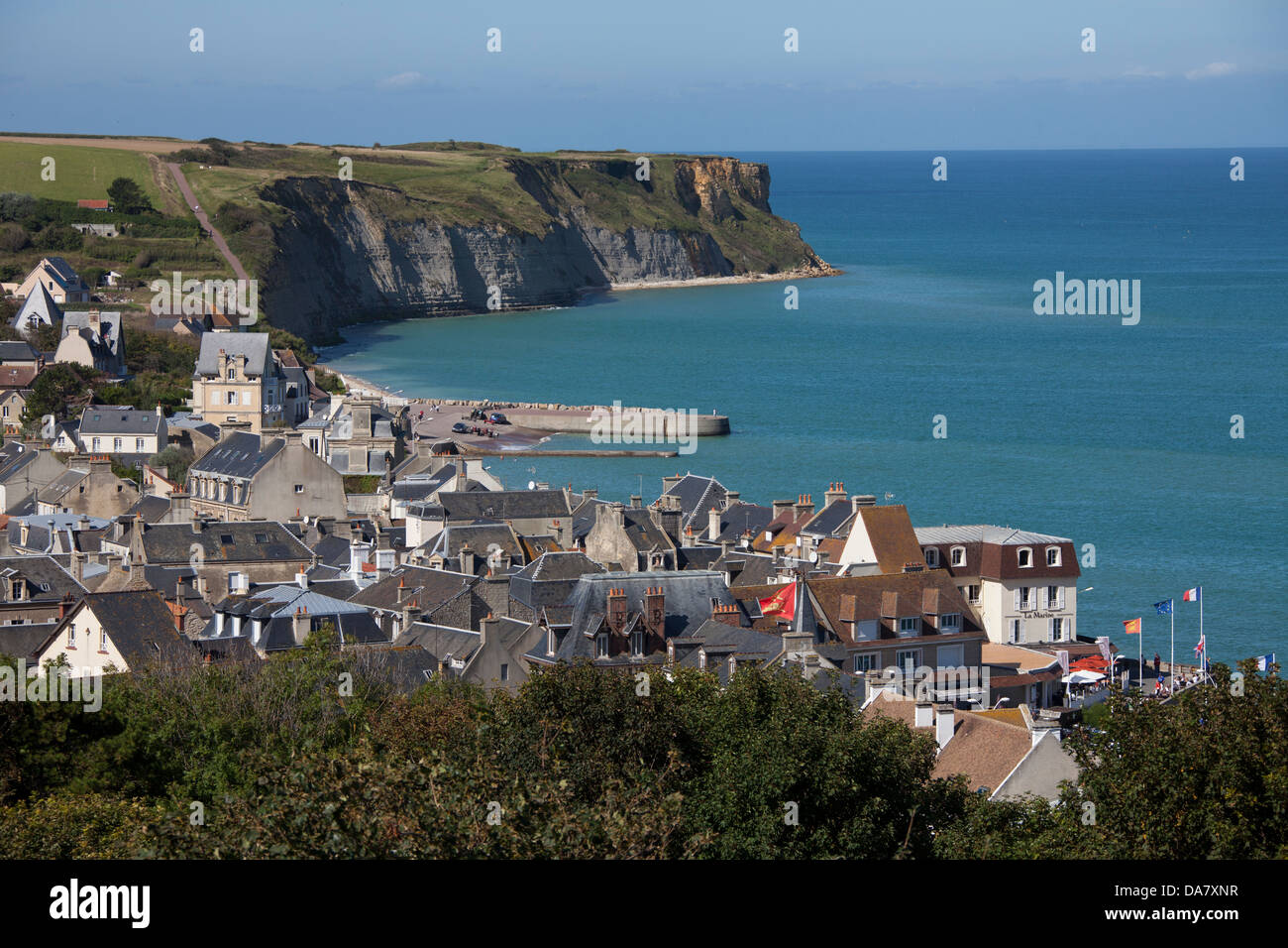 Overview of the town of Arromanches-les-Bains in Normandy Stock Photo ...