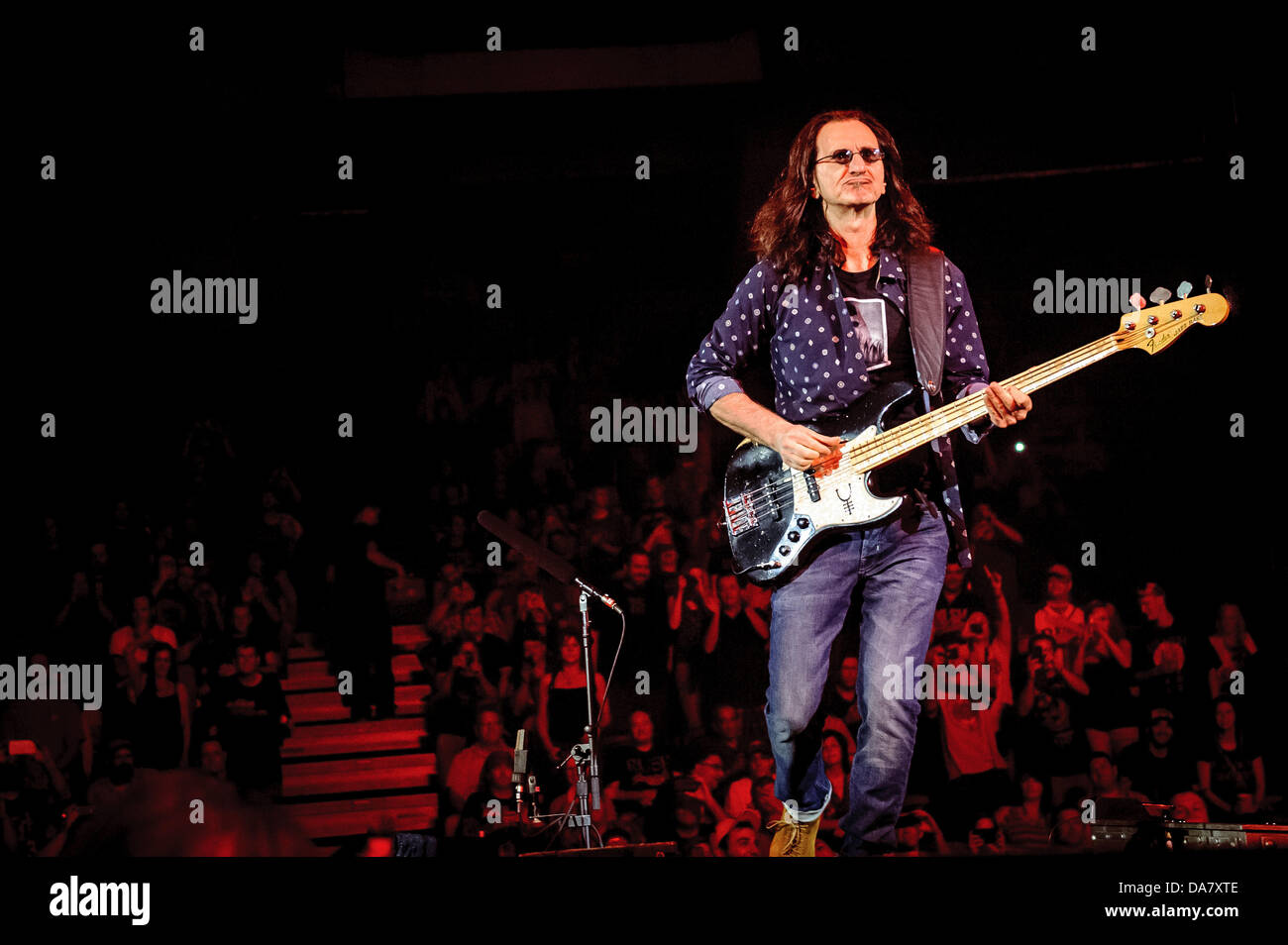 Rush band hi-res stock photography and images - Alamy