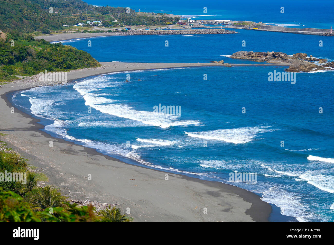 Shore waves sea hi-res stock photography and images - Alamy