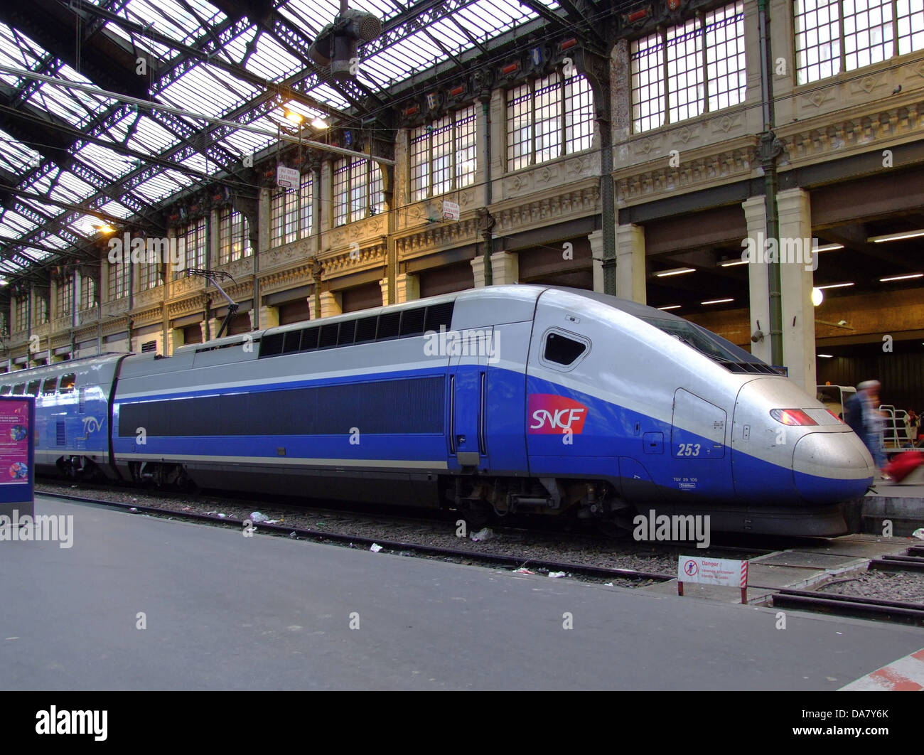 The SNCF 253 is a French railway locomotive used in various passenger ...