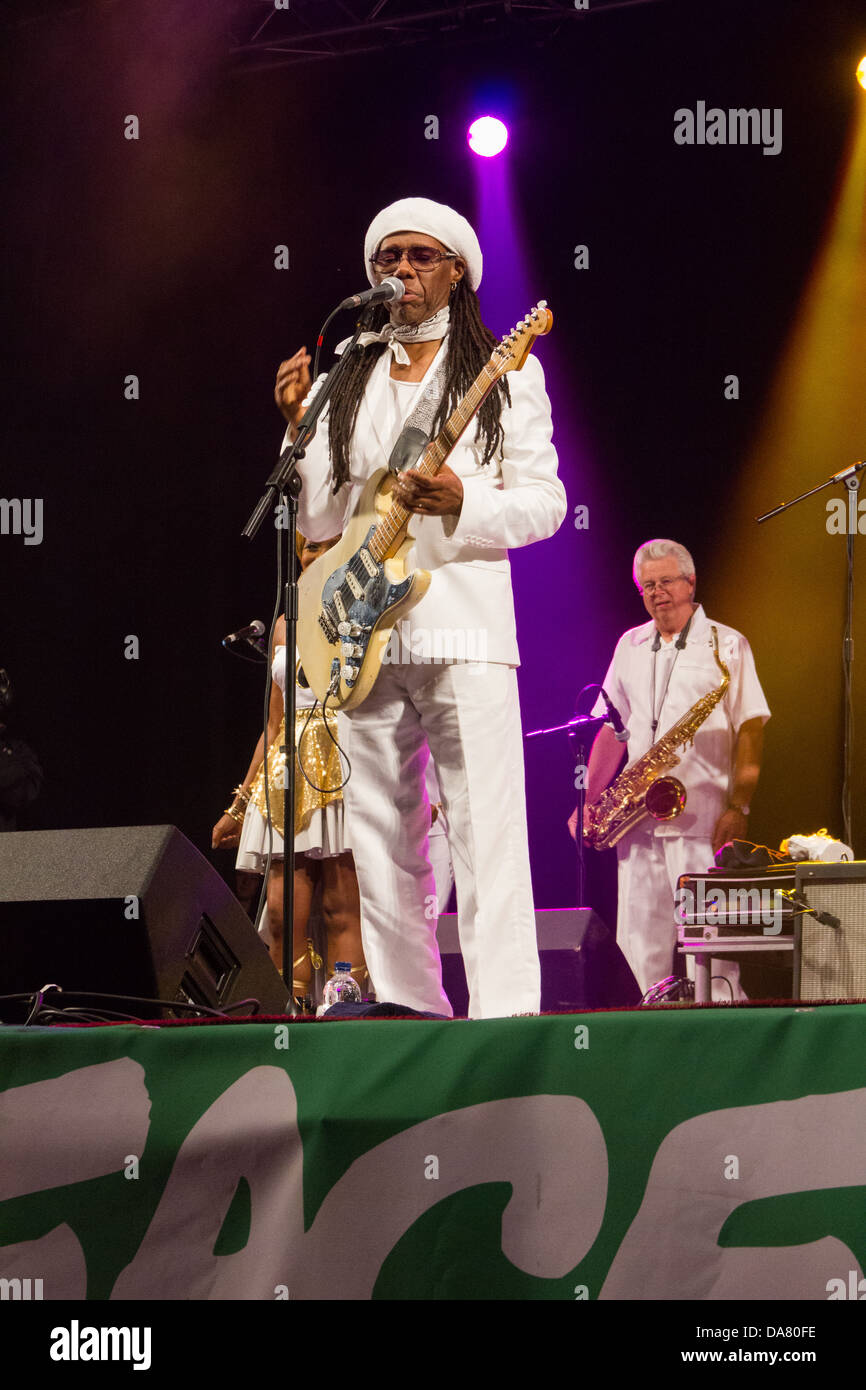 Chic Feat.Nile Rodgers performing at the West Holts Stage, Glastonbury ...
