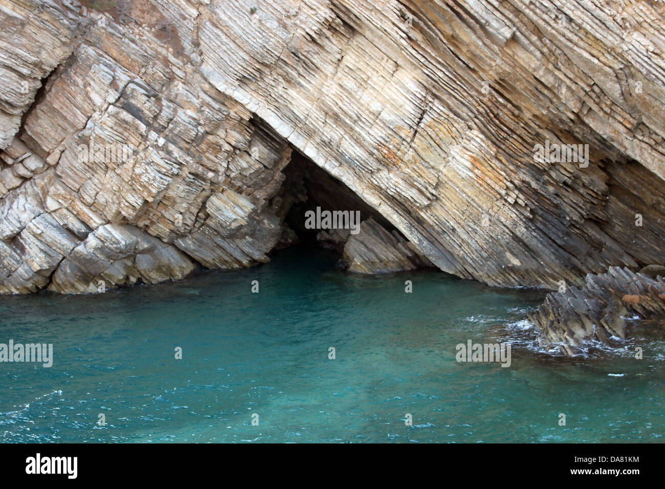 Rock in sea cave hi-res stock photography and images - Alamy