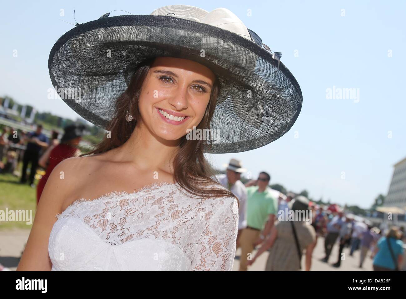 Hamburg, Germany. 07th July, 2013. Participant in the hat competition ...