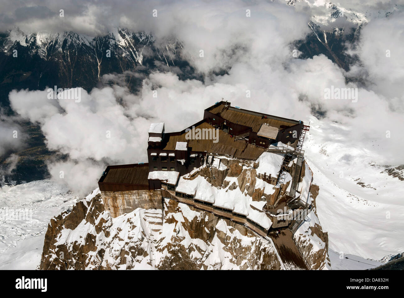 Mont blanc is highest summit in alps hi-res stock photography and ...