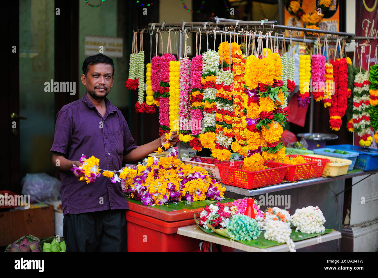 Flower Worker Little India Singapore Stock Photo - Alamy